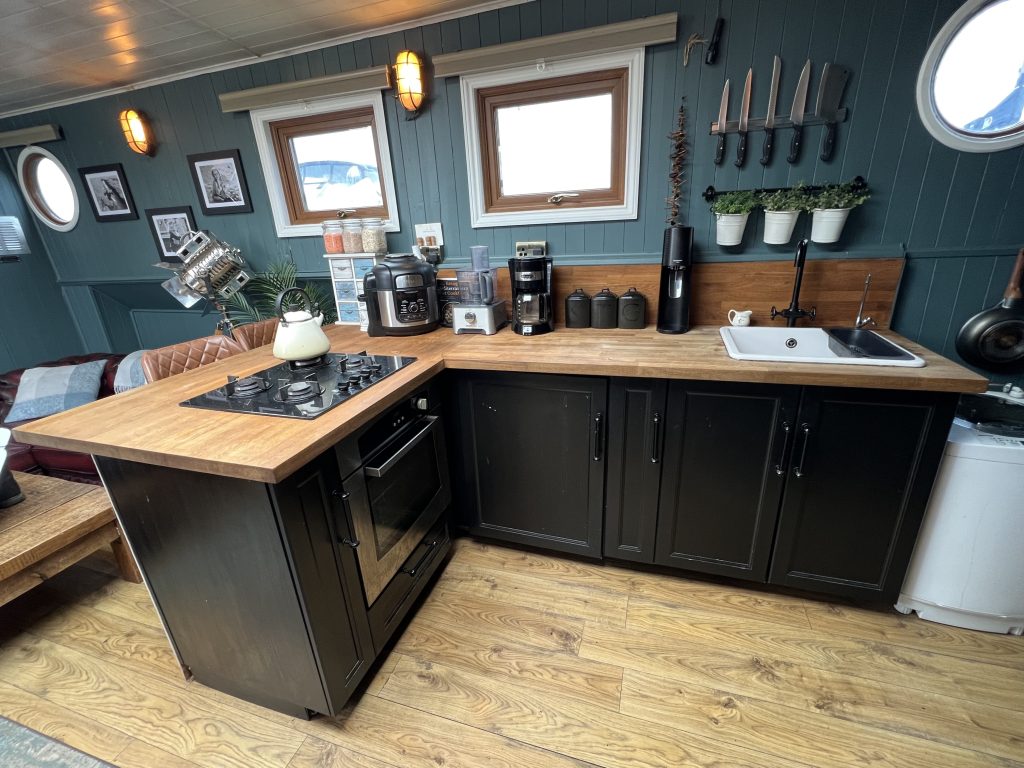 Humber Keel Barge/Houseboat - English Rose - Dean & Holland Yacht Brokers