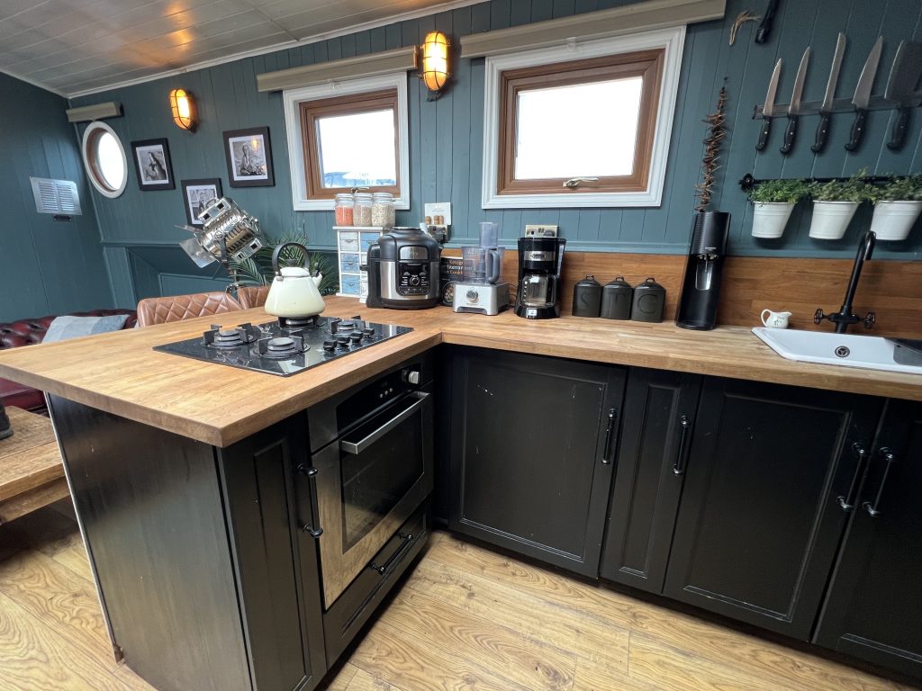 Humber Keel Barge/Houseboat - English Rose - Dean & Holland Yacht Brokers