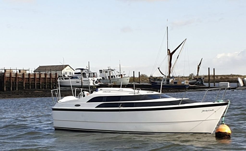 Macgregor 26M - Dean & Holland Yacht Brokers