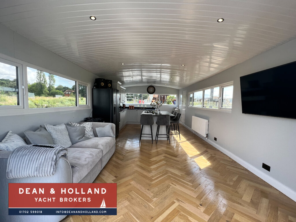 Selby House Barge - Selby Doris - Dean & Holland Yacht Brokers