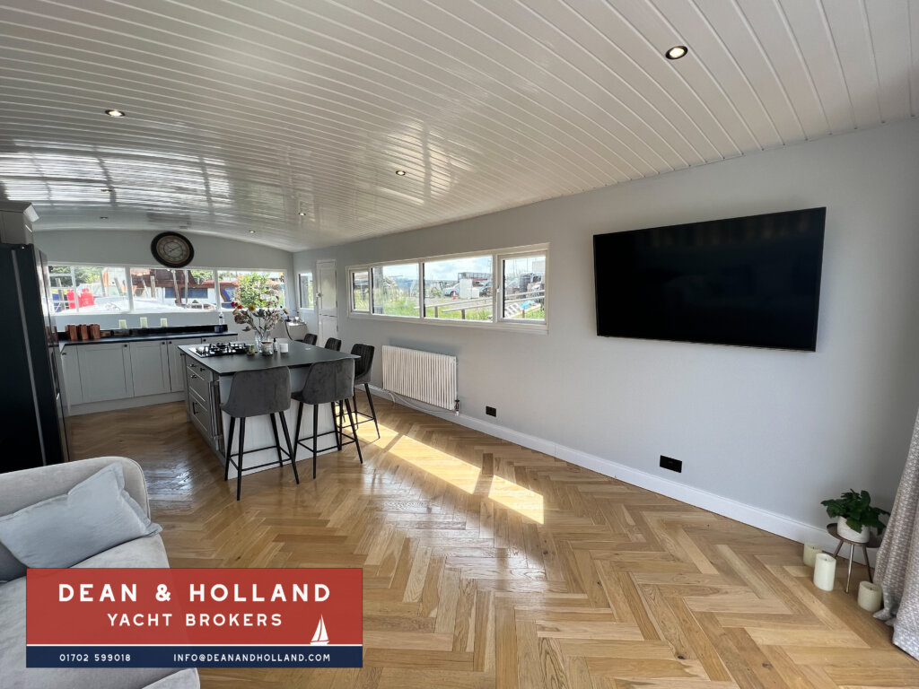 Selby House Barge - Selby Doris - Dean & Holland Yacht Brokers