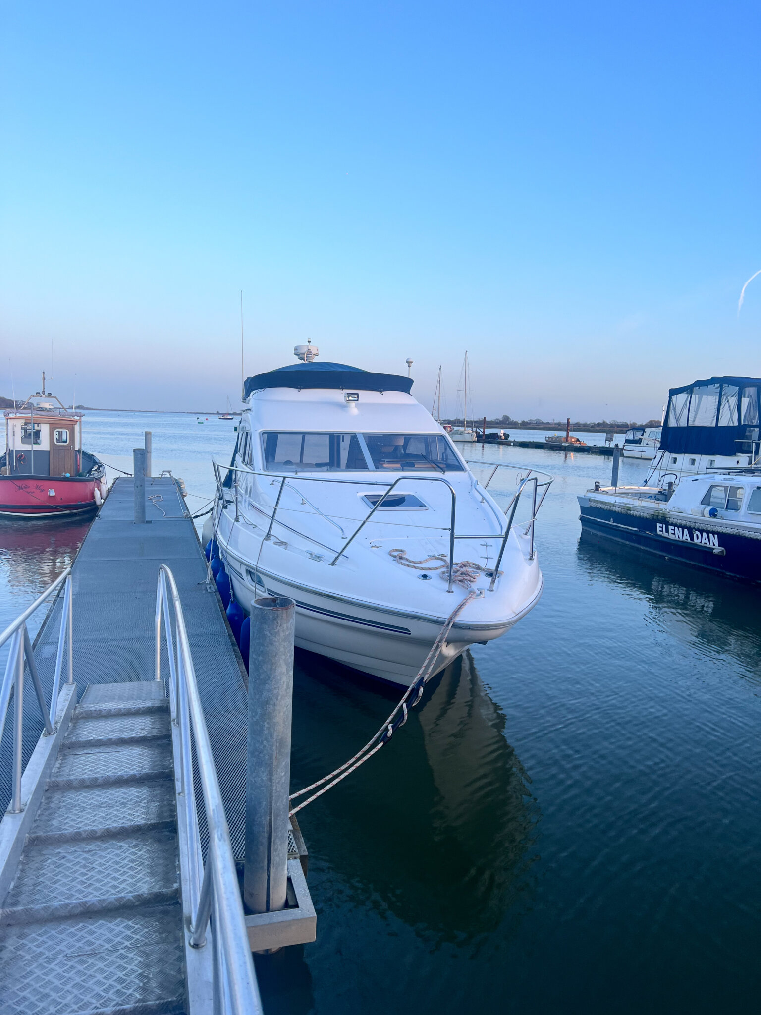 Sealine 330 Statesman - Rocket Man - Dean & Holland Yacht Brokers