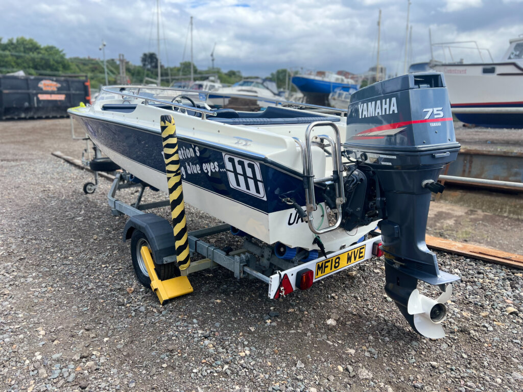Driver 500 Speed Boat - Dean & Holland Yacht Brokers