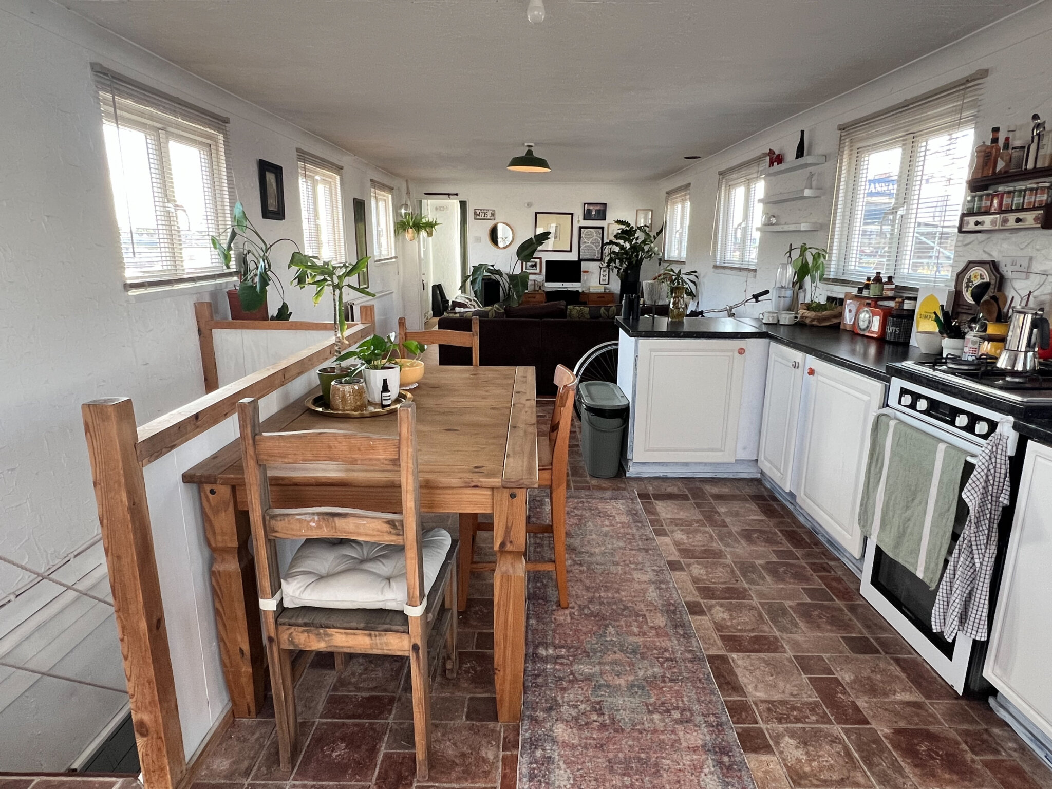 St Hugh - Thames Lighter Barge/Converted Houseboat - Dean & Holland ...