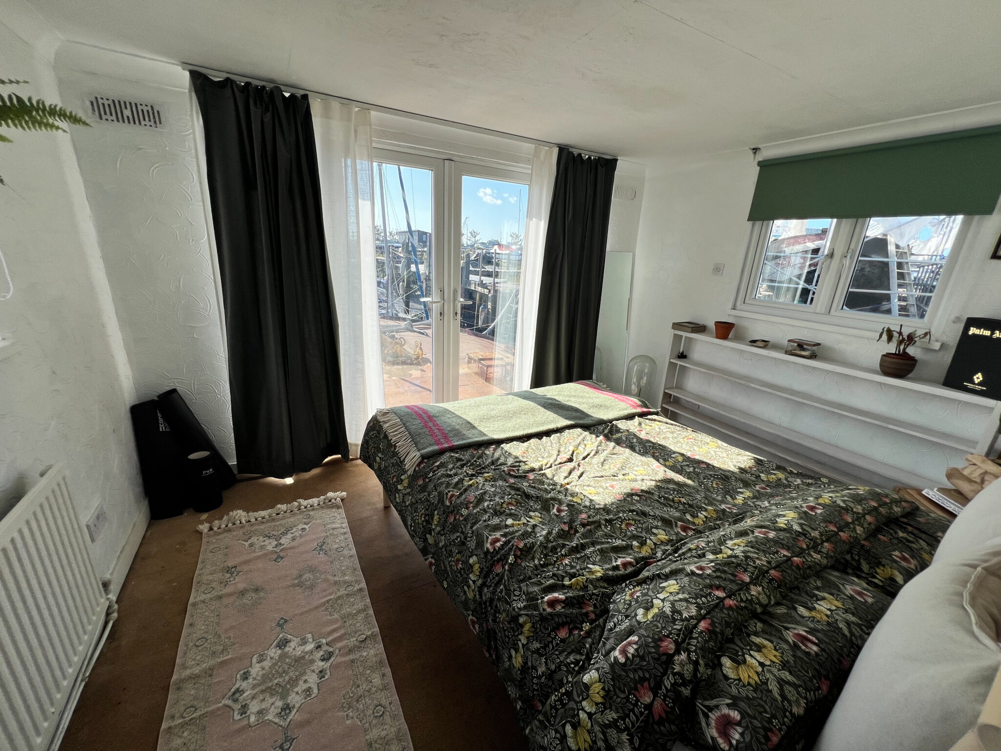 St Hugh - Thames Lighter Barge/Converted Houseboat - Dean & Holland ...