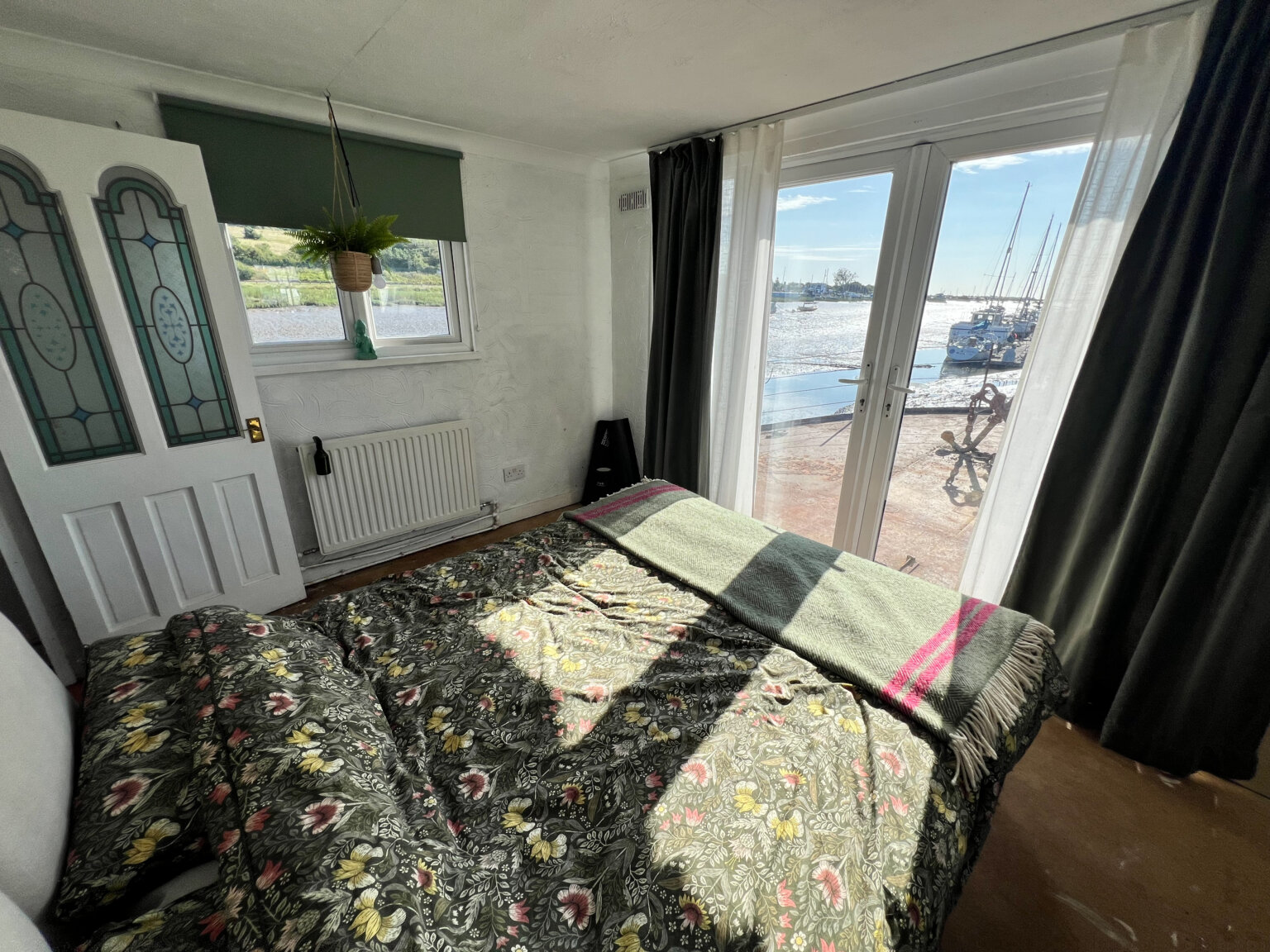 St Hugh - Thames Lighter Barge/Converted Houseboat - Dean & Holland ...